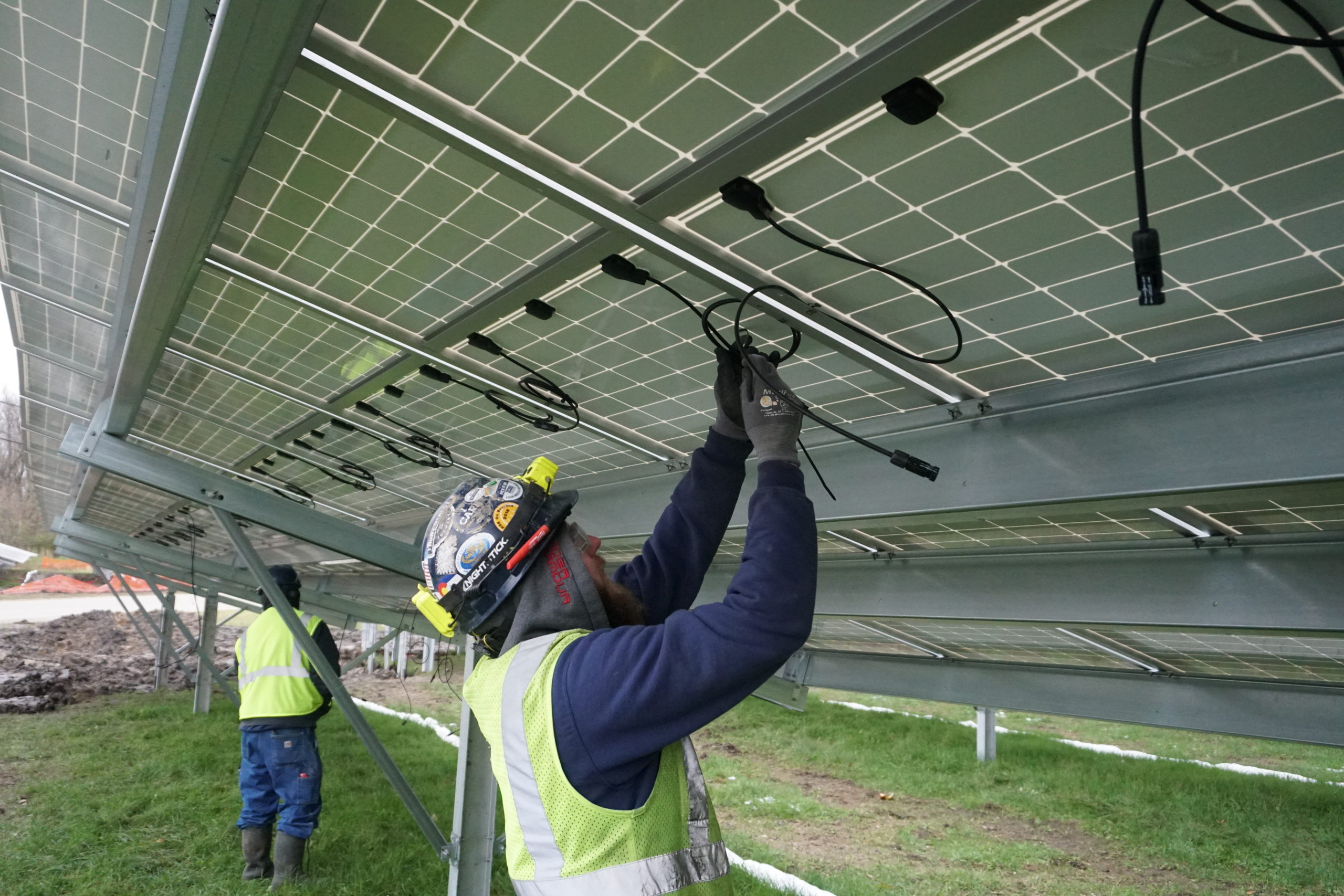 Optimize Solar Renewables ROI through Effective O&M Service - MKD